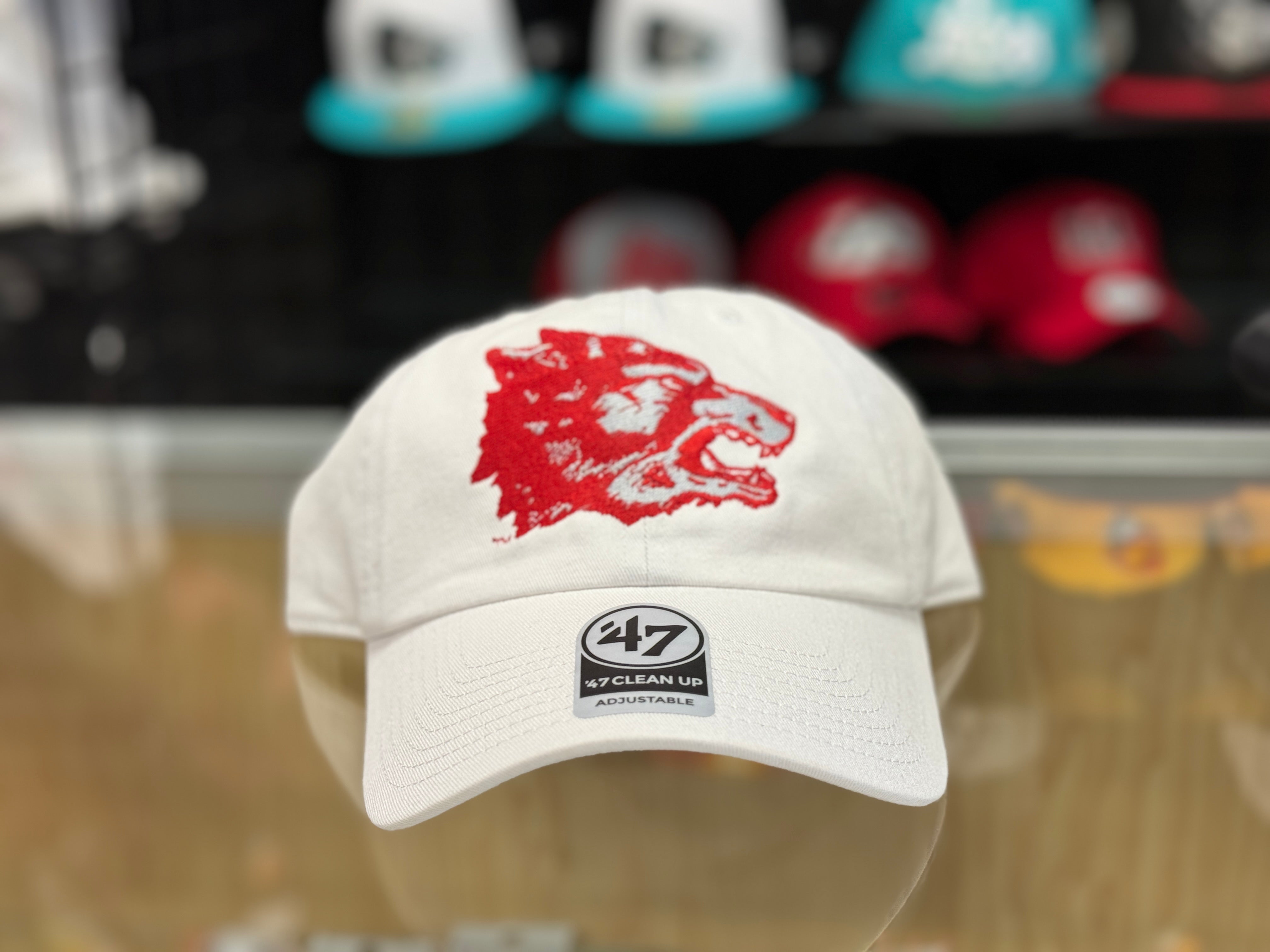 UNM Lobos White Embroidered 1970s Red Lobo Head - adjustable – ABQ Dukes